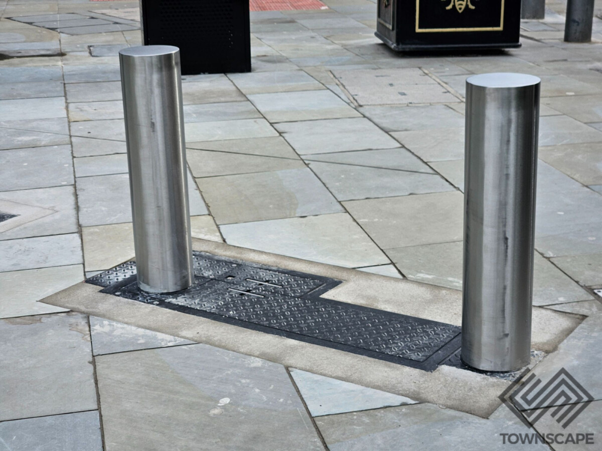 PAS 68 Counter Terror Manual Hydraulic Bollard 219 30/48/7500 ...