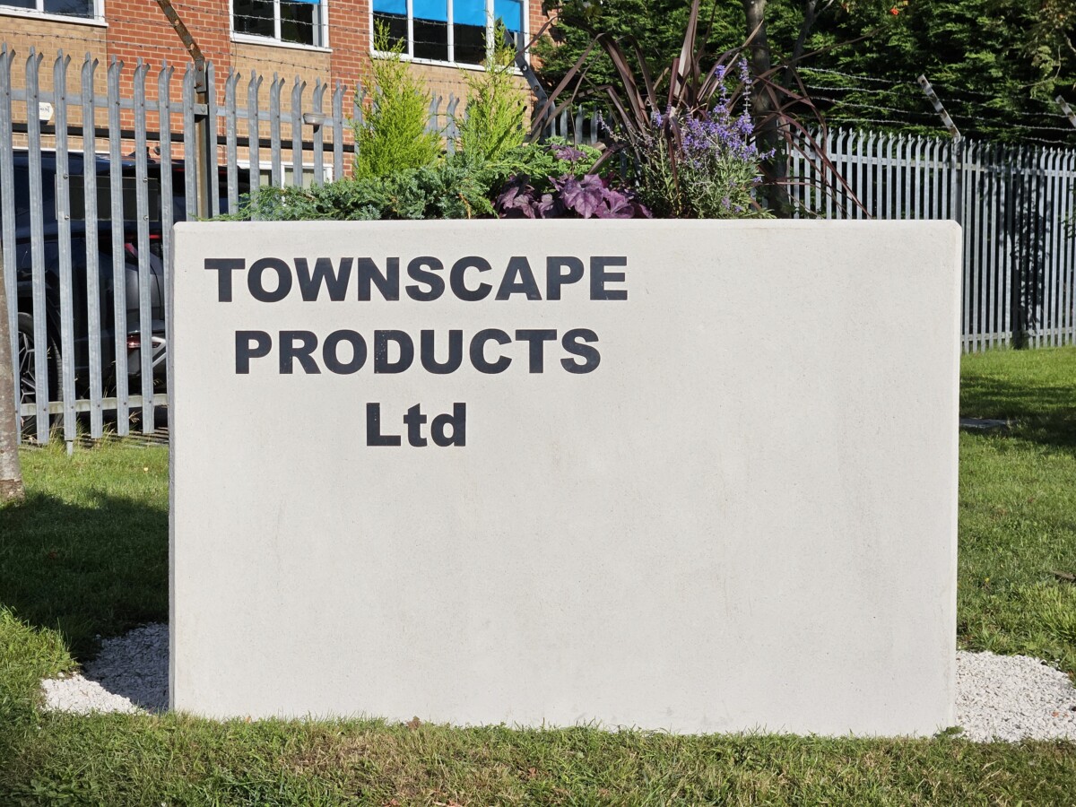 CT Block Planter 1490 - Ultra Shallow Mount - Townscape Products