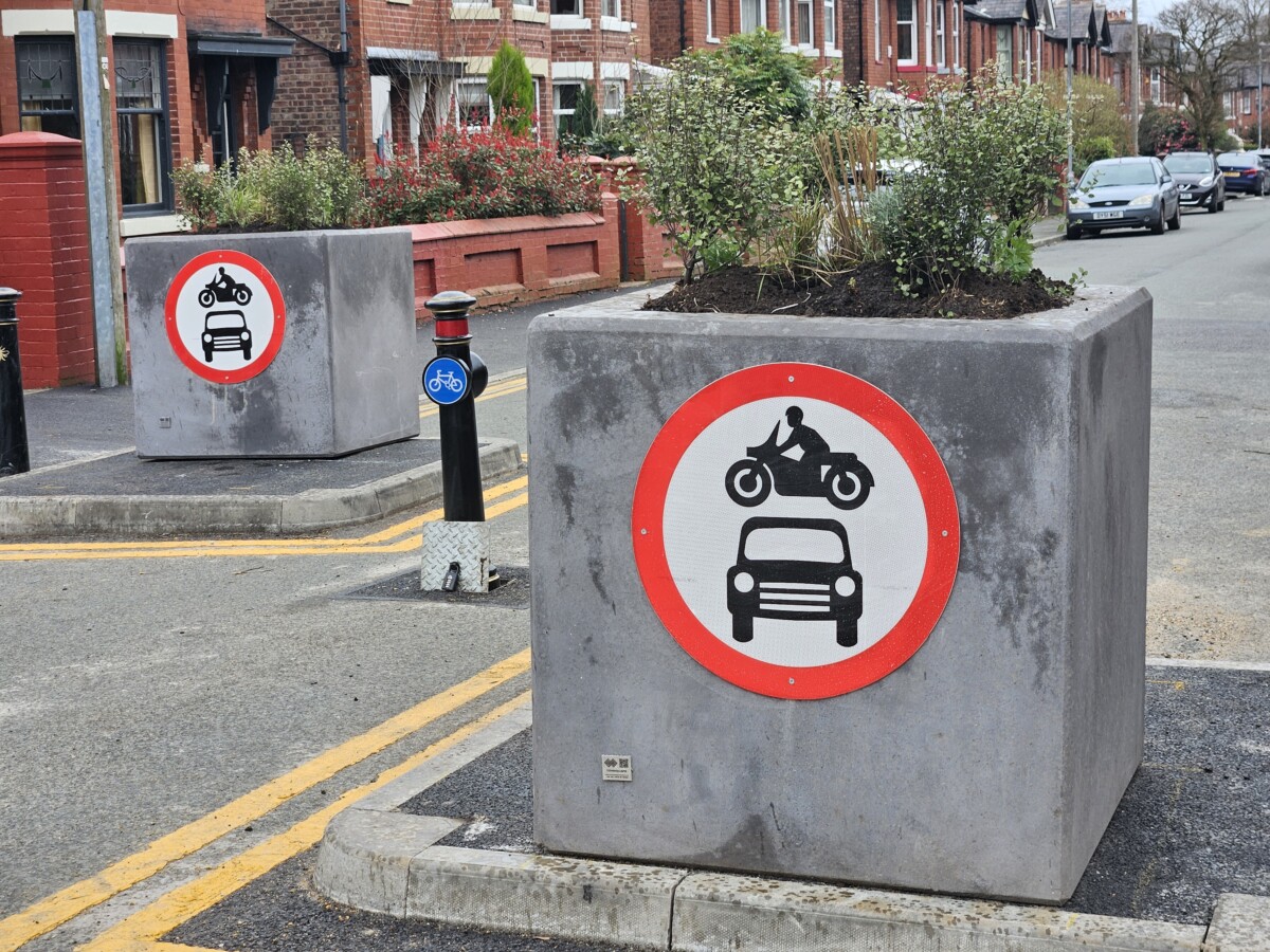 Concrete Planter Block 1000 x 1000 - Townscape Products